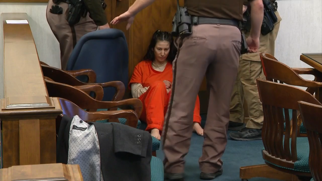 Woman Accused In Dismemberment Slaying Attacks Her Attorney Wsvn