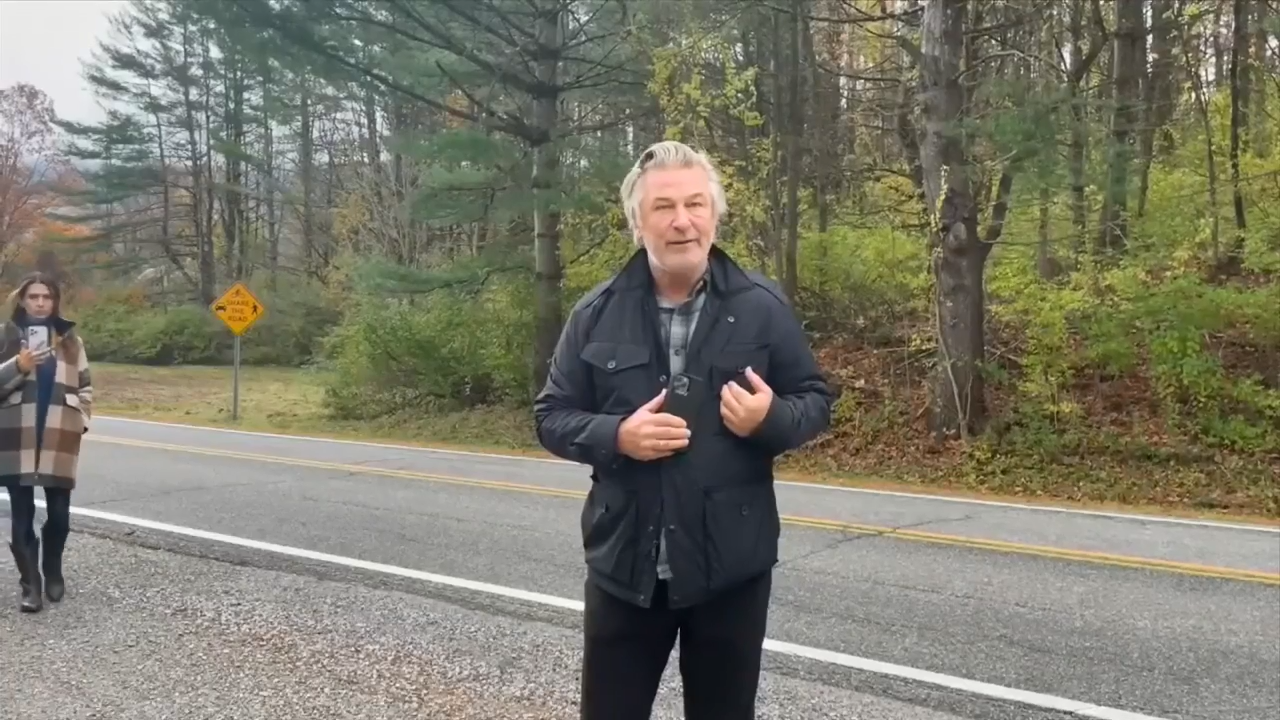 Grand jury indicts Alec Baldwin in fatal shooting of cinematographer on ...