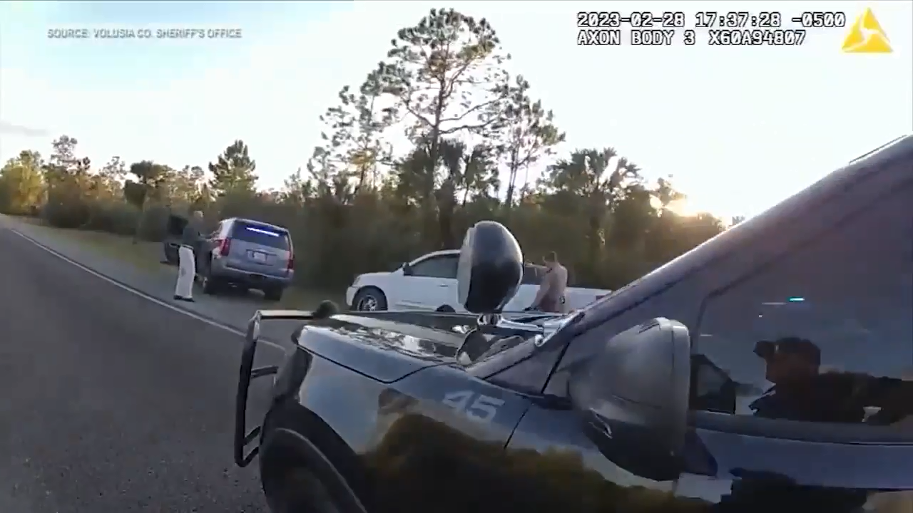Florida sheriff jumps into pursuit during live radio interview - WSVN ...
