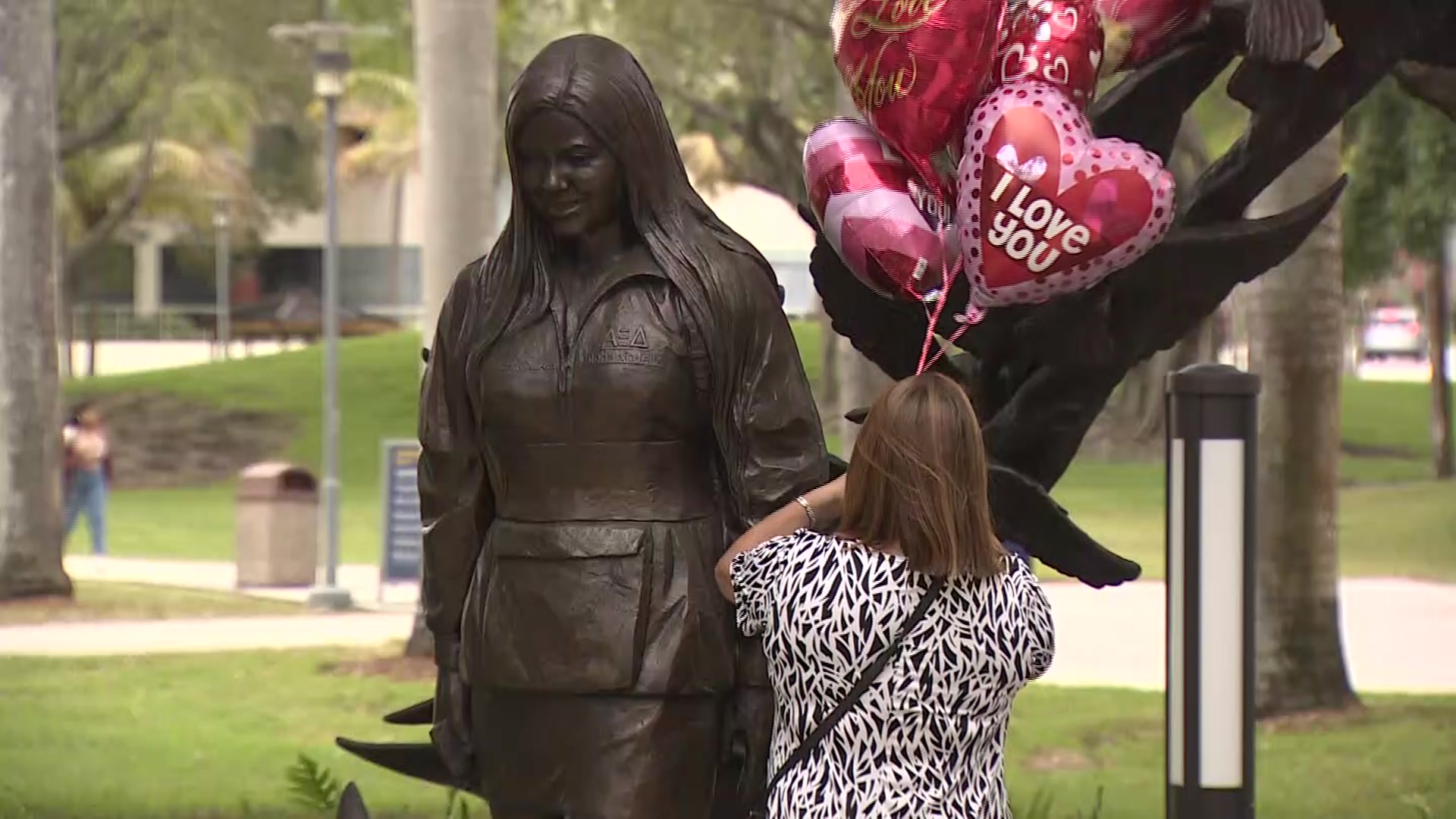230315 FIU BRIDGE COLLAPSE STATUE MEMORIAL – WSVN 7News | Miami News ...