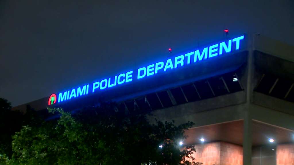 230329 MIAMI POLICE DEPARTMENT SIGN – WSVN 7News | Miami News, Weather ...