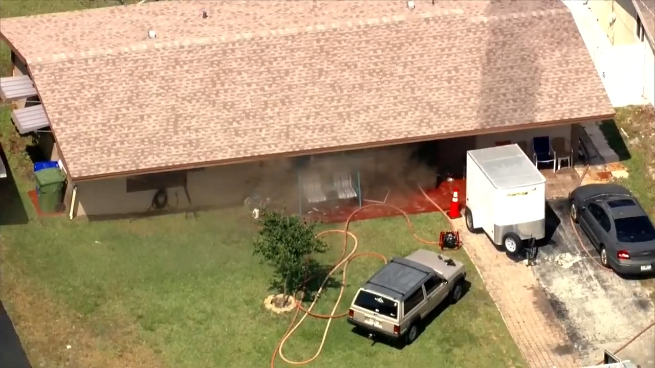 Pembroke Pines Firefighters Extinguish House Blaze Wsvn 7news Miami