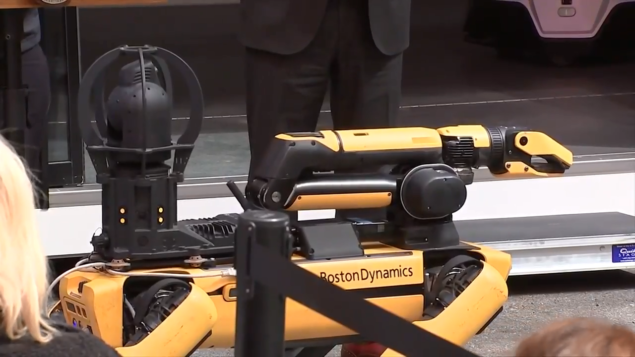 RoboCop? No, RoboDog: Robotic dog rejoins New York police - WSVN 7News ...