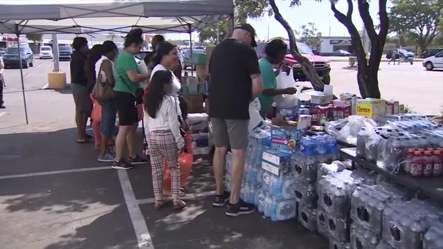 Fort Lauderdale Diaper Bank hands out food, supplies to residents ...