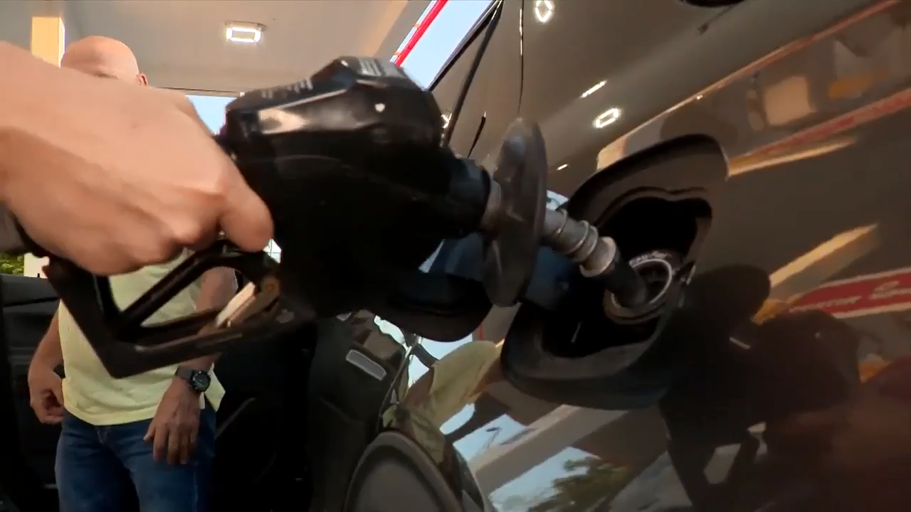 Panic buying after Florida floods leads to long gas lines - WSVN 7News | Miami News, Weather ...