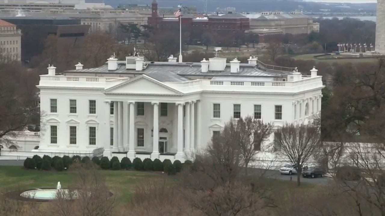 Trump hosts Senate Republicans at renovated White House as the shutdown ...