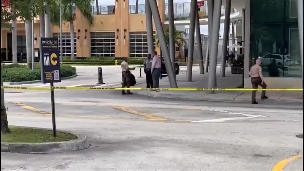 Man hospitalized after shooting self outside restaurant at Dadeland ...