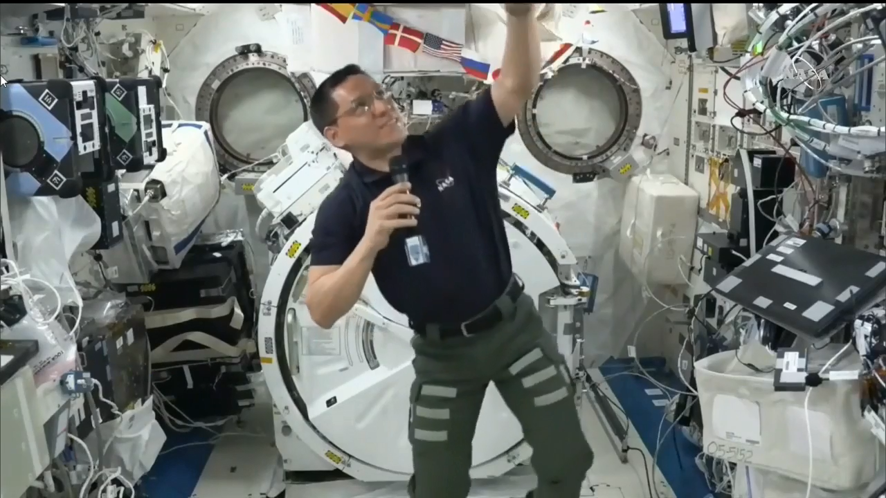 South Florida NASA astronaut answers students’ questions from ...