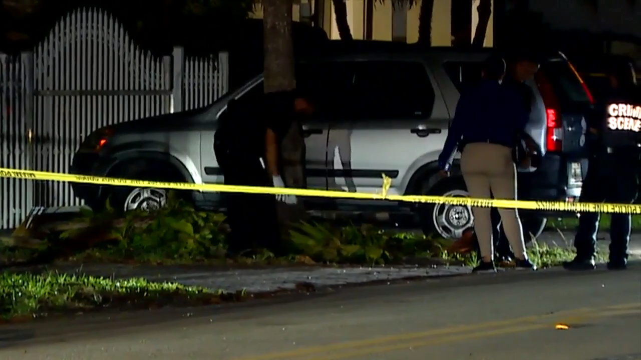 Shooting in Miami leaves 1 dead, 1 hospitalized; gunman at large - WSVN ...