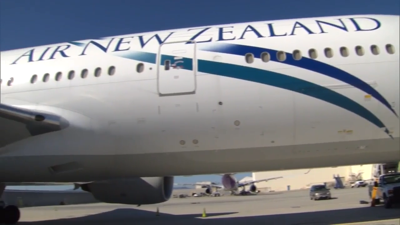 Air New Zealand to weigh passengers before they board the airplane ...