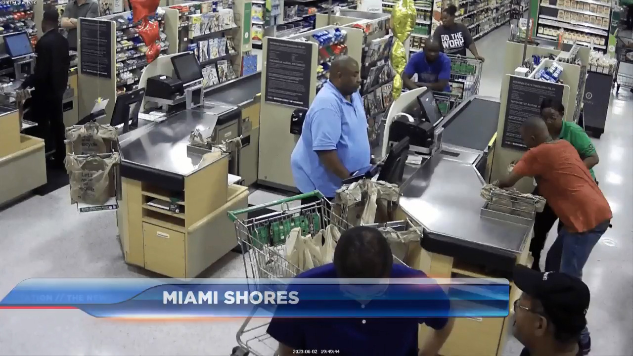 Police search for man accused off cash grab from Publix supermarket in ...