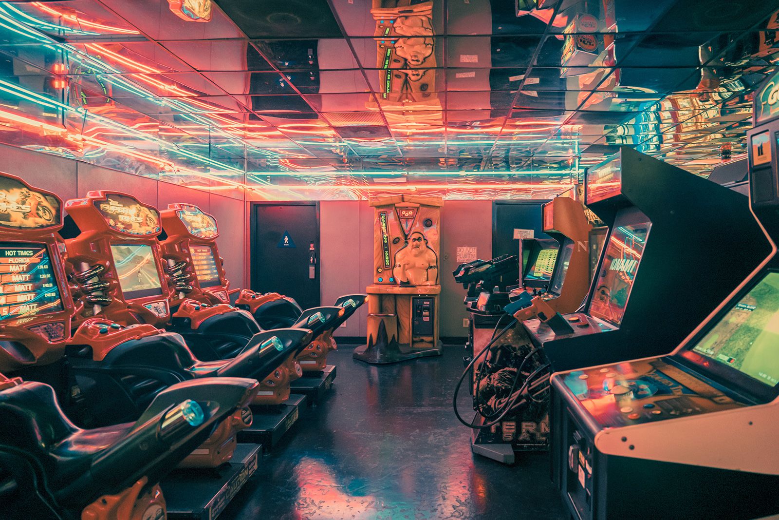 Nostalgic photos evoke the ‘golden age’ of American arcades - WSVN ...