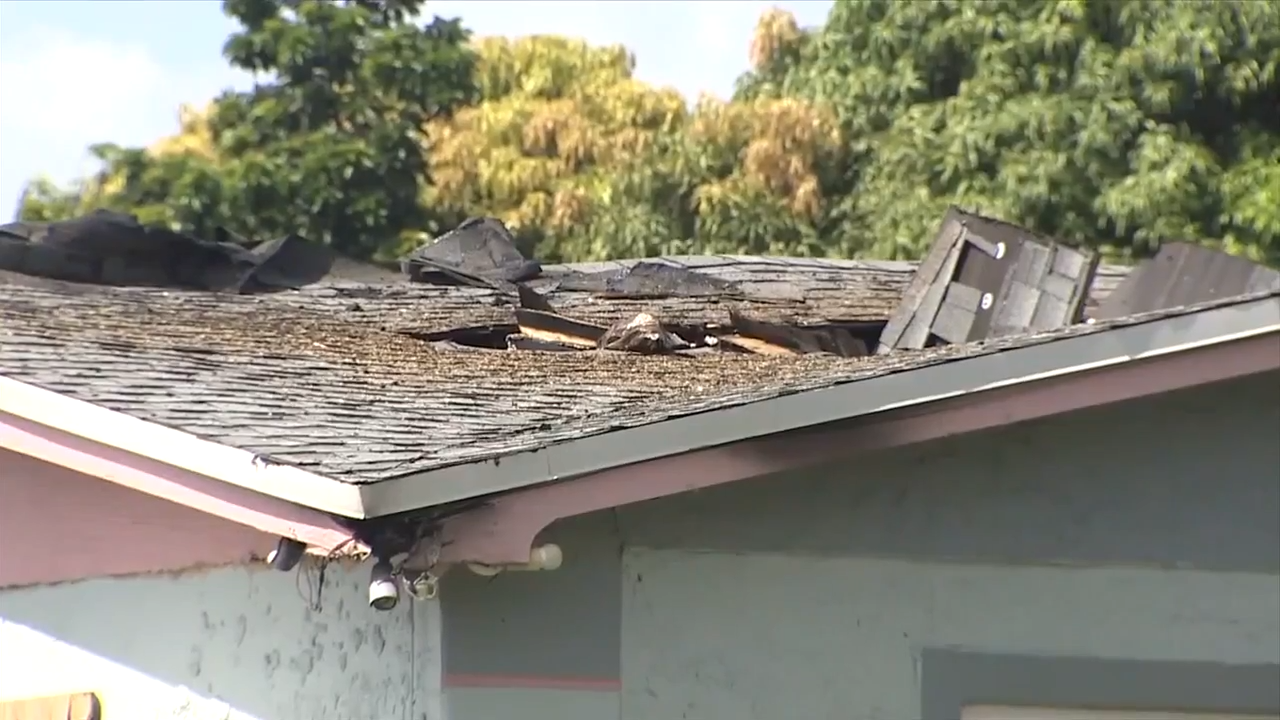 12 escape from house fire in Miami Gardens - WSVN 7News | Miami News ...