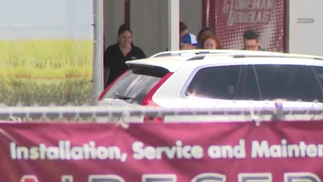 MSD shooting survivors, victims’ families retrieve belongings, honor ...