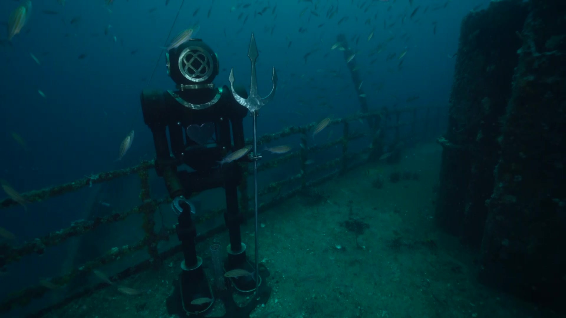 7-foot sculpture submerged to rest on Lady Luck Shipwreck in Pompano ...