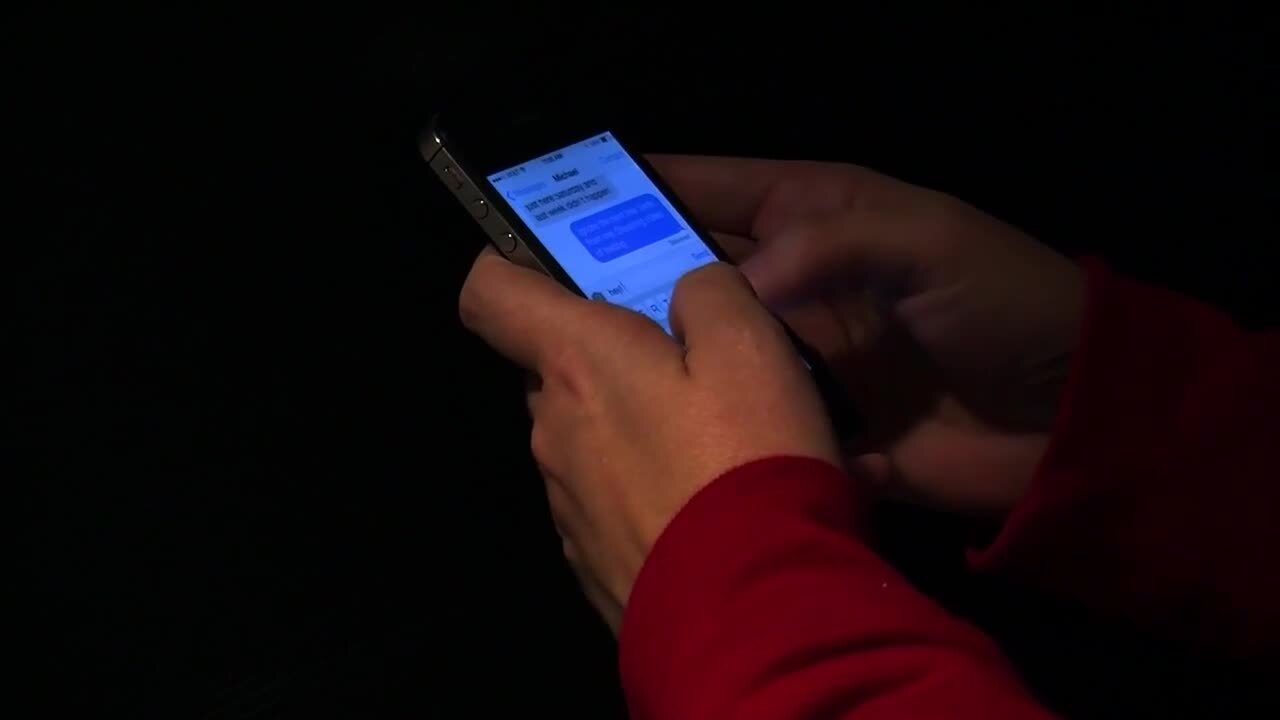 Nationwide emergency alert test set for October - WSVN 7News | Miami ...