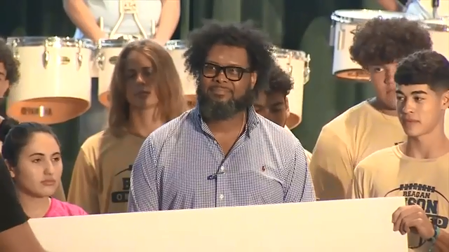 Buddy’s Helpers give back to athletic director for his impact in Doral ...