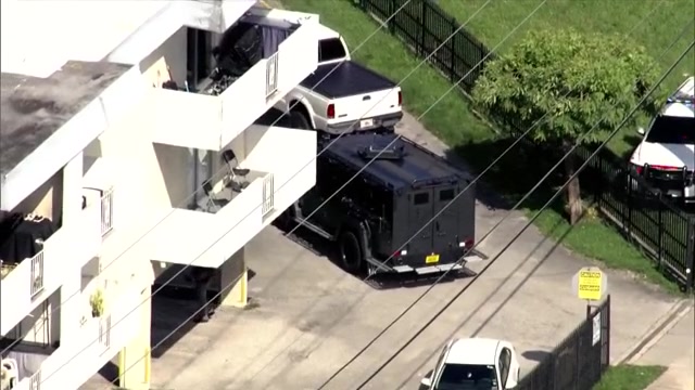 Hialeah Police discontinue search for suspected armed burglar ...