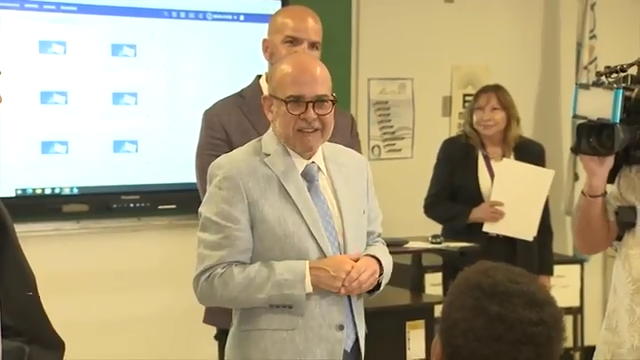 M-DCPS superintendent visits schools as teachers welcome students to ...