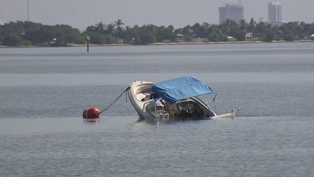 Unoccupied boat sinks off of Margaret Pace Park in Miami - WSVN 7News ...