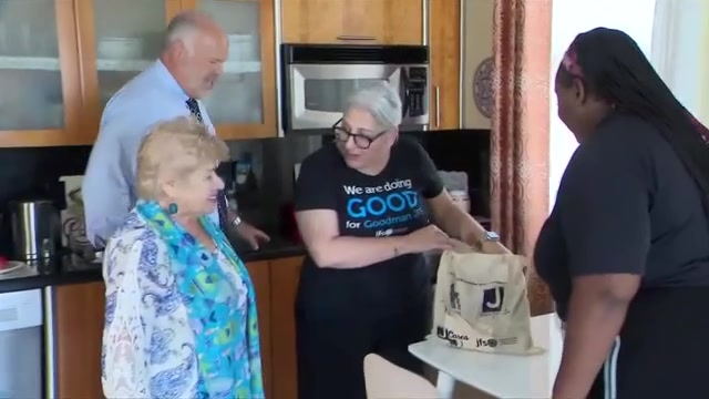 Goodman Jewish Family Services delivers Rosh Hashanah care packages to ...