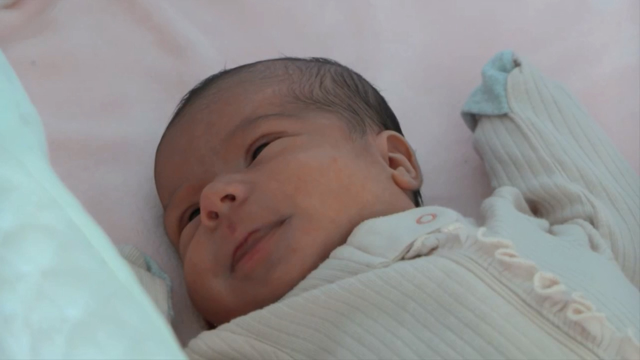 Florida family celebrates rare hat-trick as 3rd daughter born on same ...