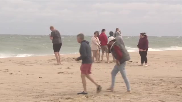 Hurricane Lee targets New England and eastern Canada with wind, roiling ...