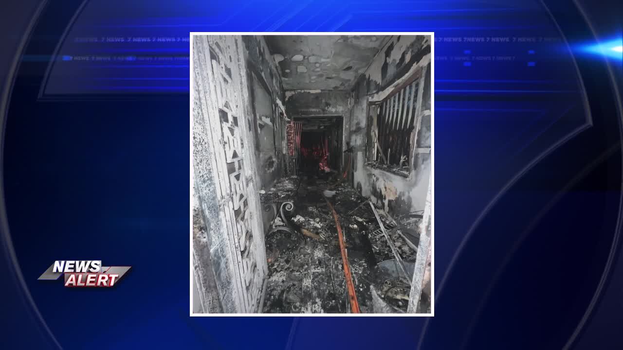 Miami duplex fire claims dog’s life, displaces 6 residents - WSVN 7News ...