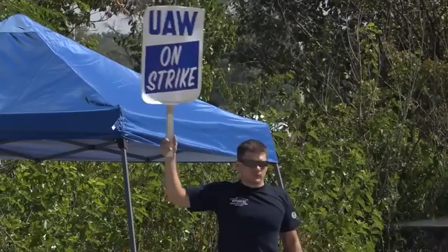 Carmakers and the United Auto Workers are talking. No signs of a ...