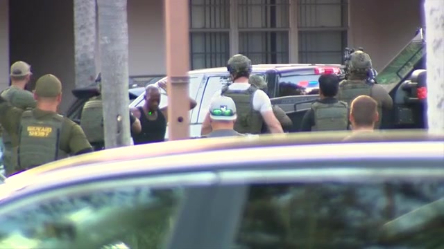 Swat Standoff In Davie Ends With Man Who Refused To Get Out Of Car