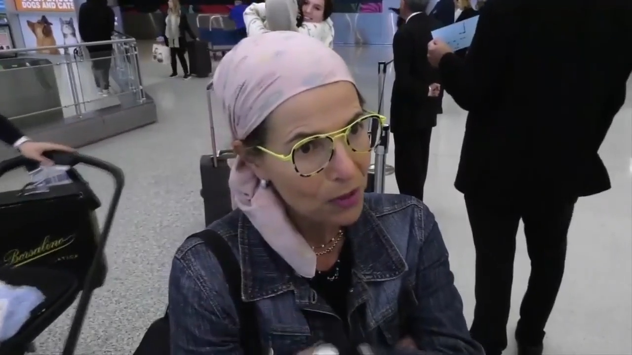 Mothers who arrive at MIA say sons remain in Israel to assist families ...