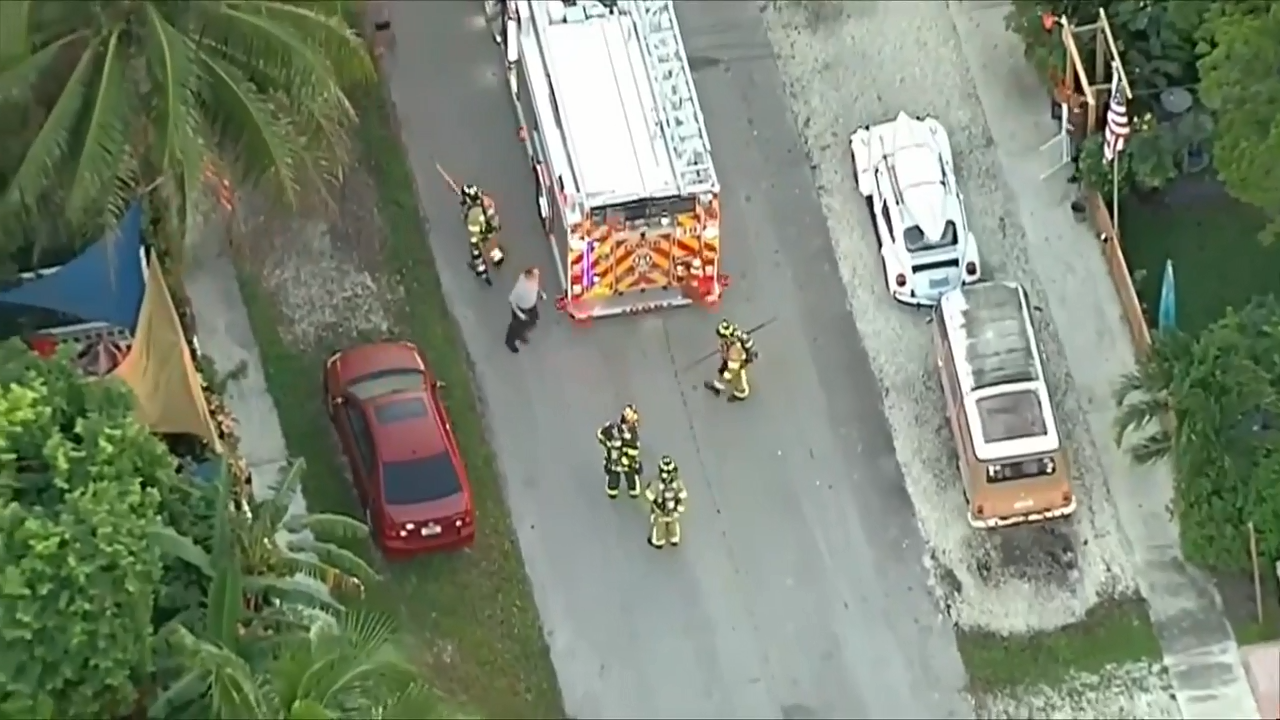 Firefighters Contain Kitchen Extinguish Fire In Davie Home Wsvn