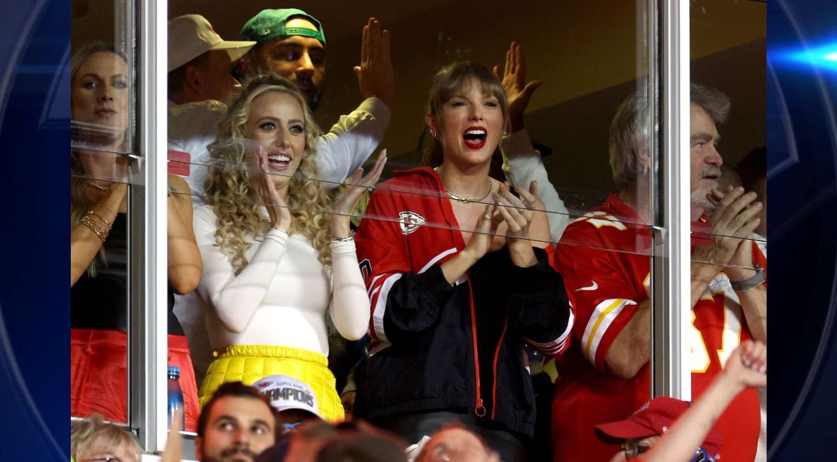 Travis Kelce stars as Kansas City Chiefs, with Taylor Swift in ...