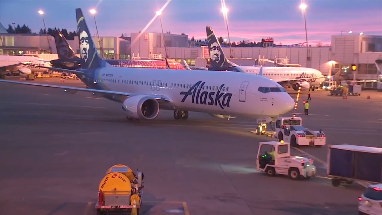 Ex Alaska Airlines Pilot Accused Of Trying To Cut Planes Engines