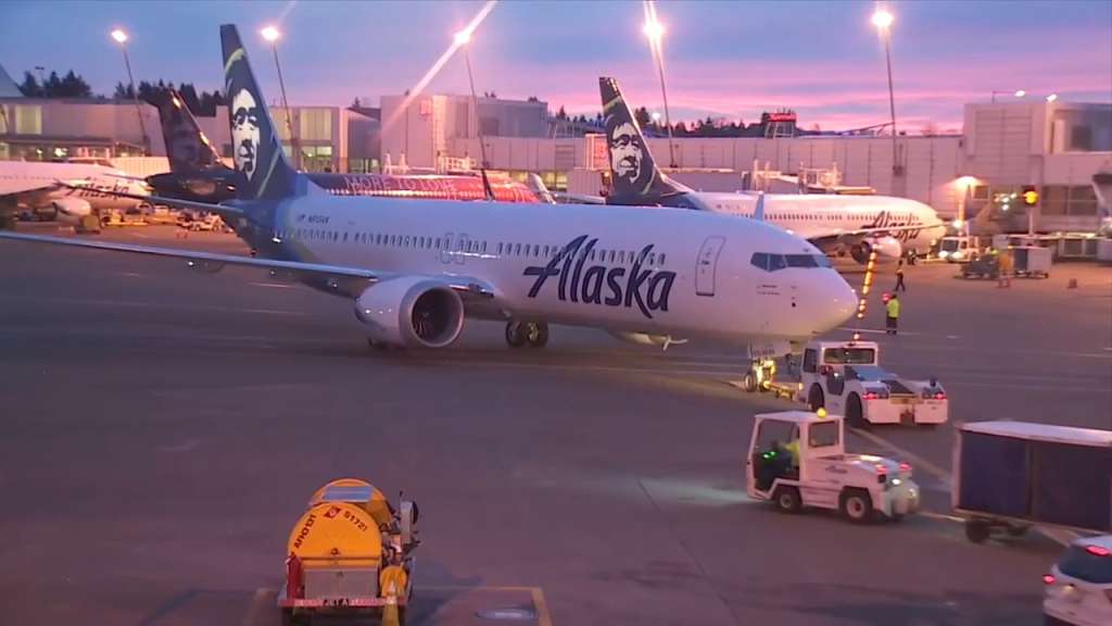 Alaska Airlines again grounds all Boeing 737 Max 9 jetliners as more maintenance - Stock Market ...