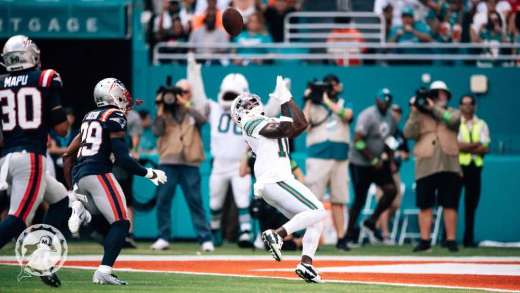 Even when teams know it’s coming, they’re not stopping Dolphins’ deep ...