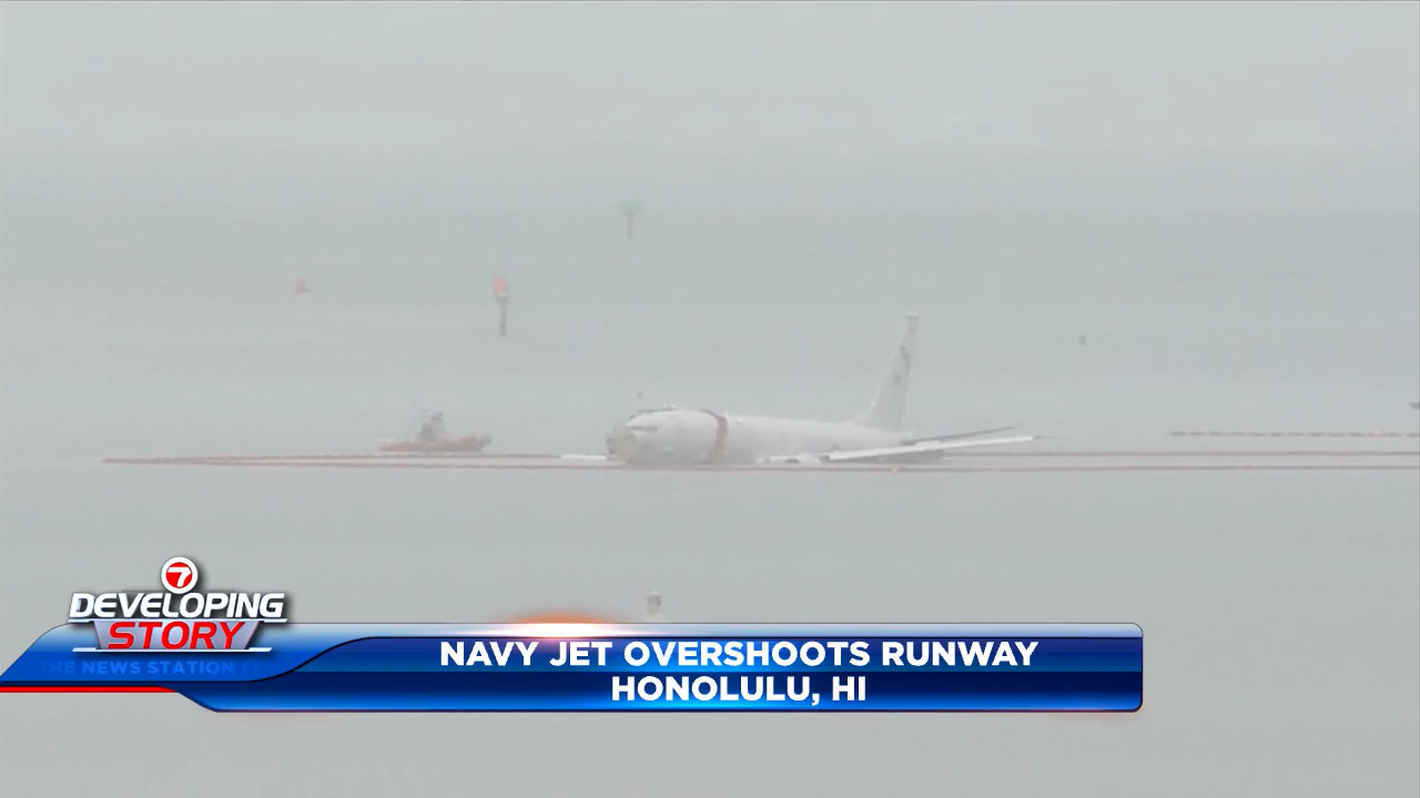All 9 aboard US Navy plane that overshot runway escape injury, Hawaii ...