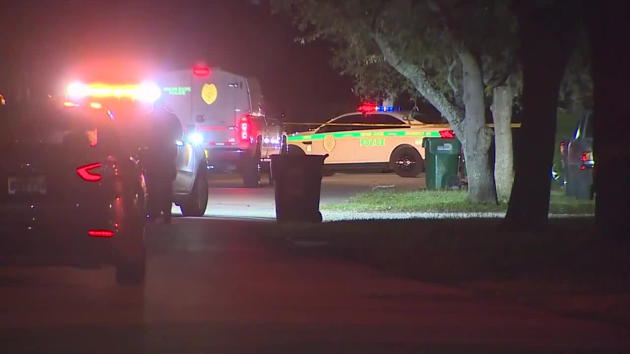 Miami Dade Pd Investigate Drive By Shooting Leaving Woman In Critical