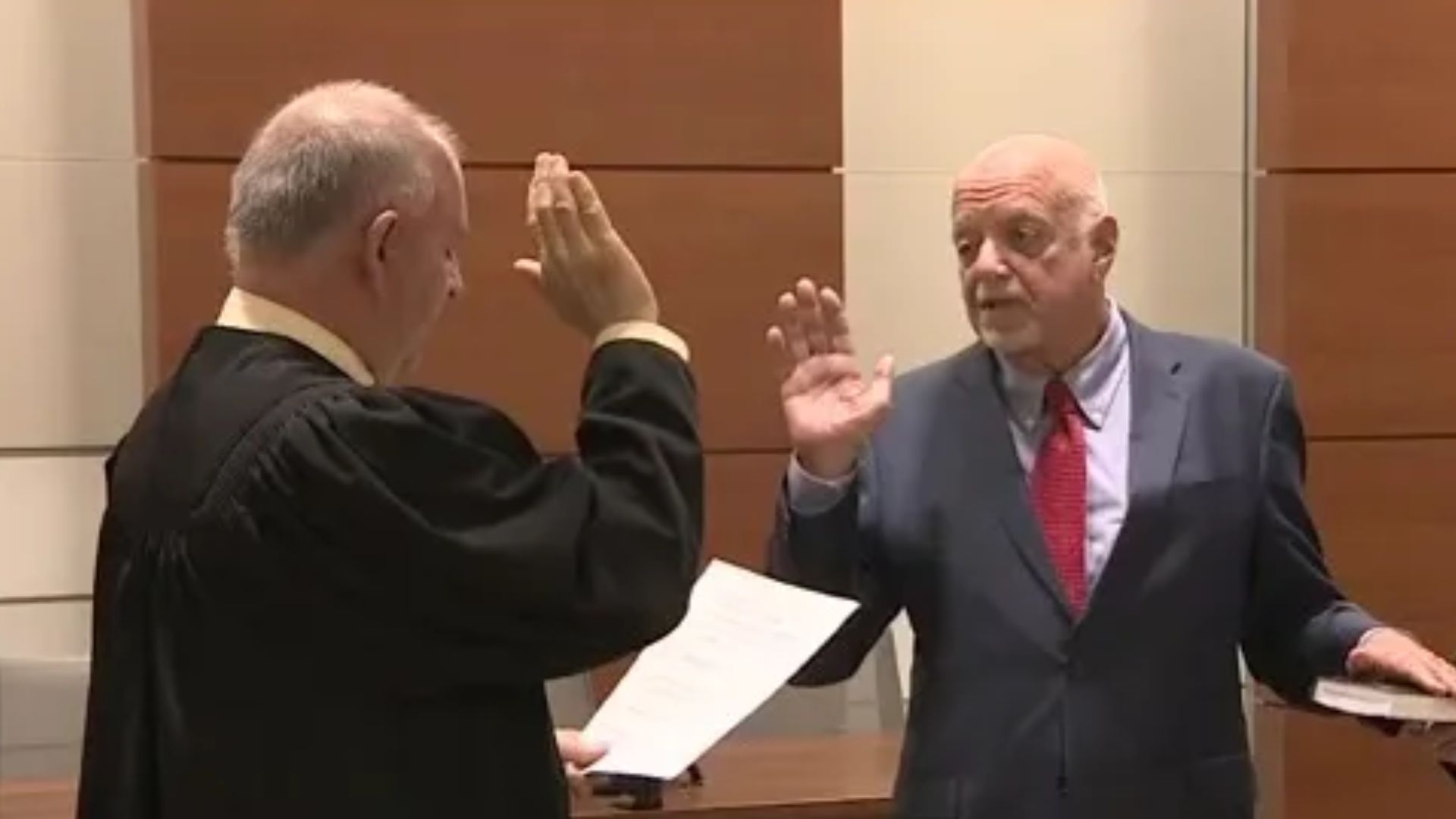 Florida official’s body went undiscovered for 24 minutes outside ...