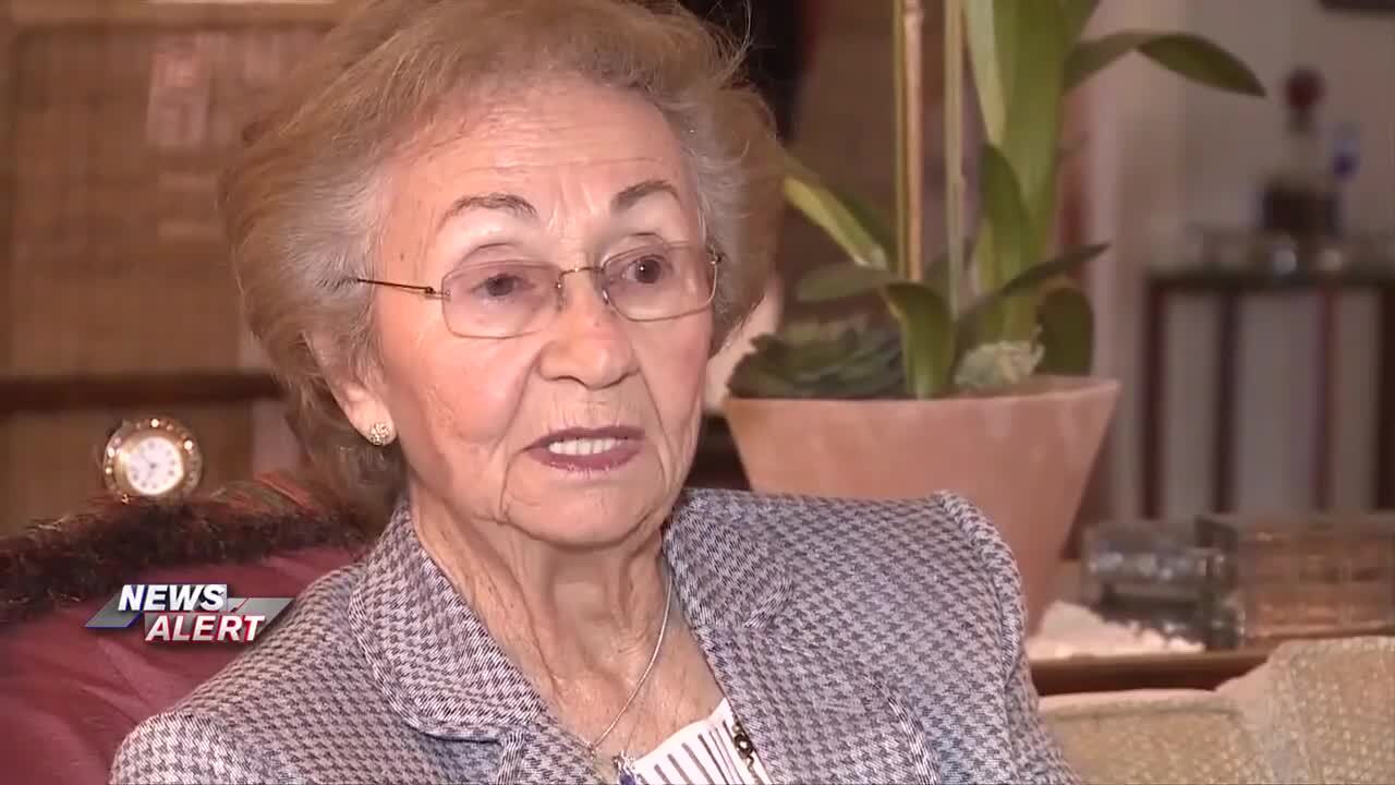 Juanita Castro, anti-communist sister of Cuban leaders Fidel and Raul ...