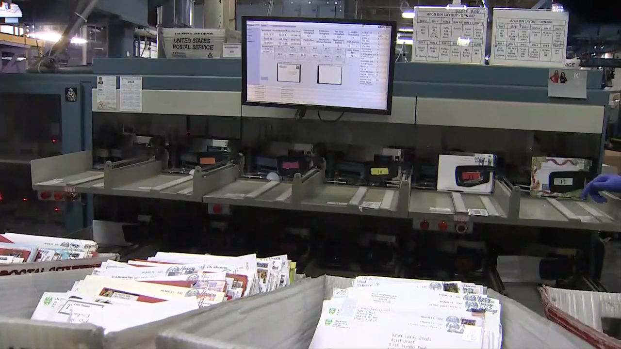 USPS offers inside look at holiday operations, issues package theft ...