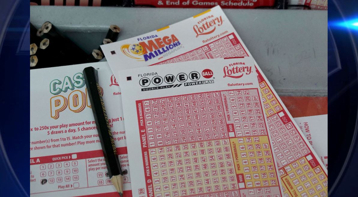 Powerball jackpot reaches $638 million in time for Christmas drawing ...