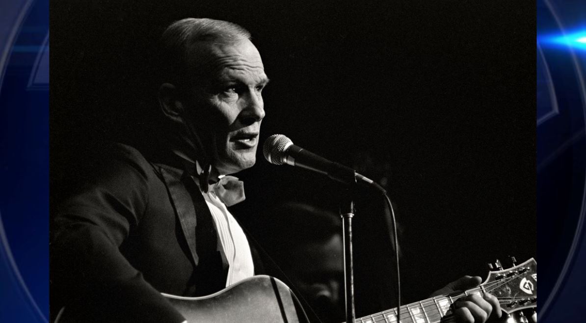 Tom Smothers, one half of famed comedy duo, dies at 86 - WSVN 7News ...