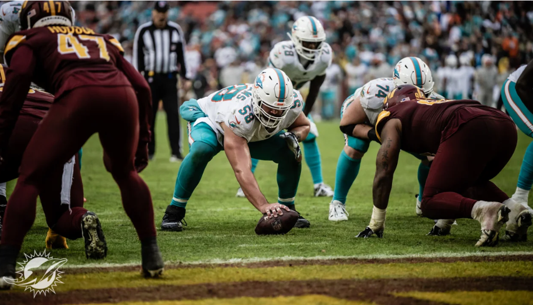 Dolphins place starting center Connor Williams on season-ending IR as ...