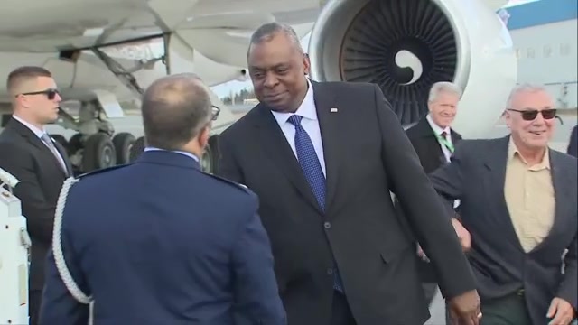 Defense Secretary Lloyd Austin returns to work at the Pentagon after ...