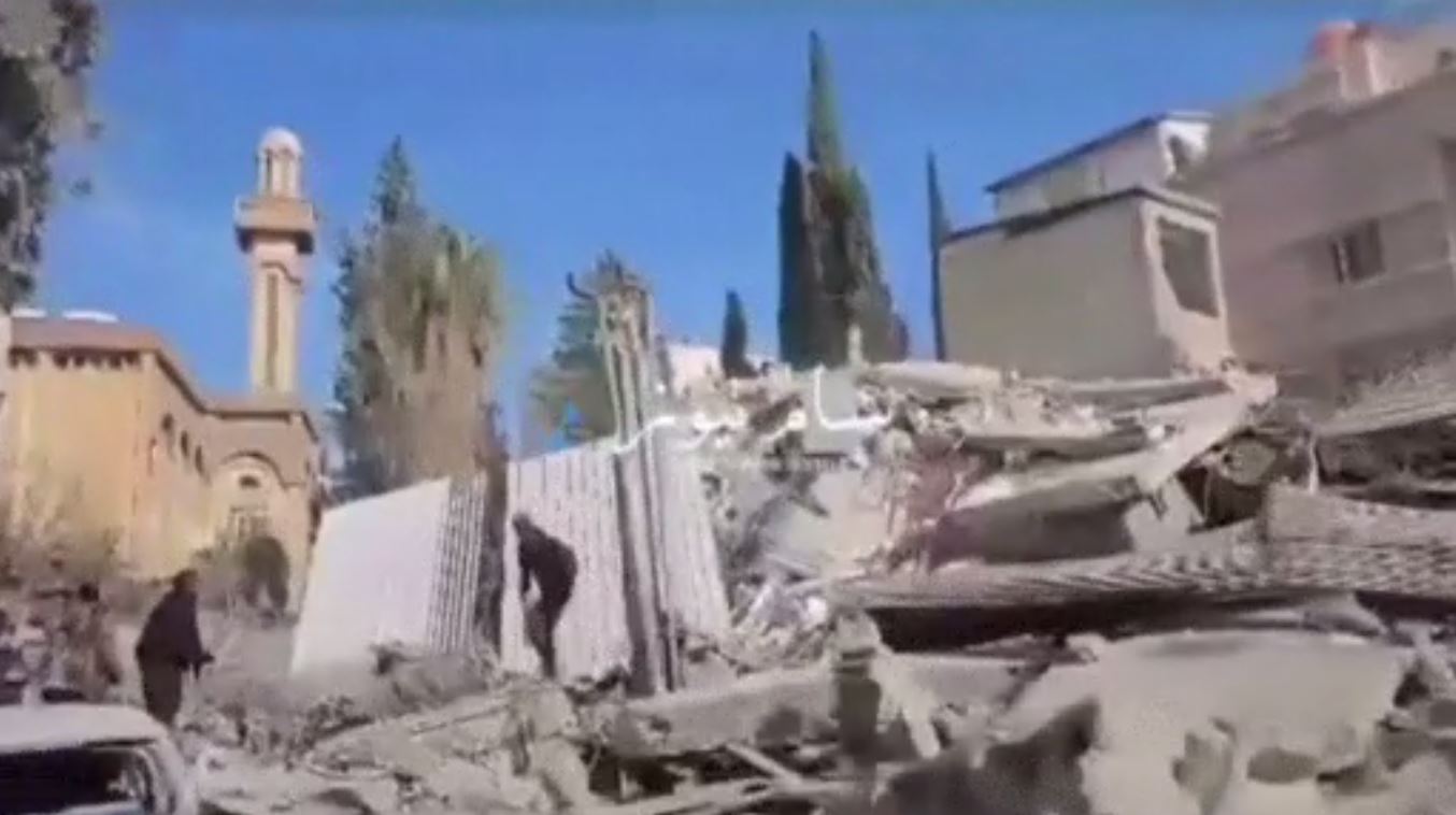 An Israeli airstrike on the Syrian capital killed at least 5 Iranian ...
