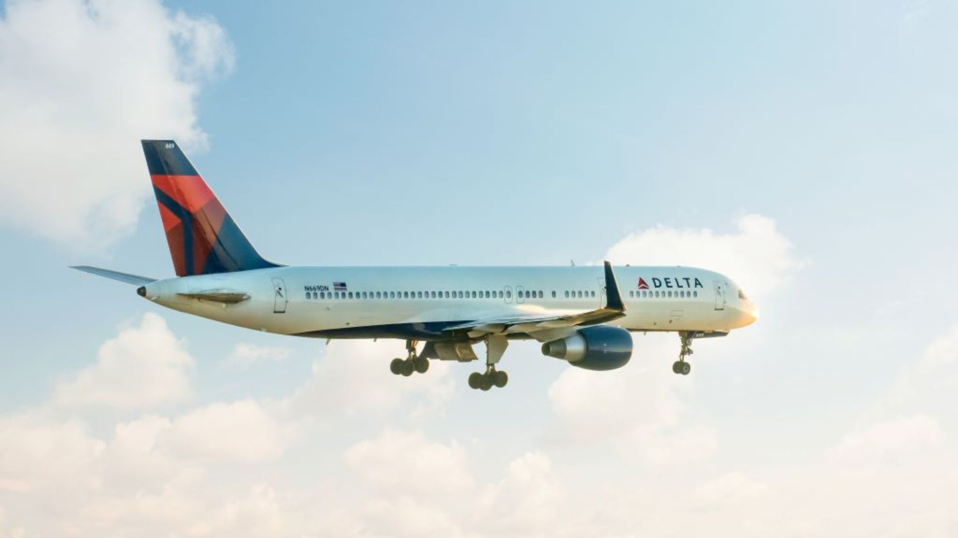Delta plane loses nose wheel as it prepared for takeoff from Atlanta ...