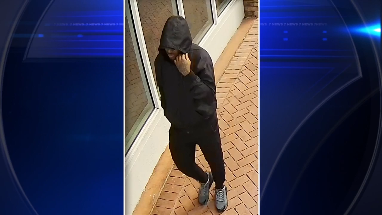 FBI release photos of alleged ATM robber in North Miami as search ...