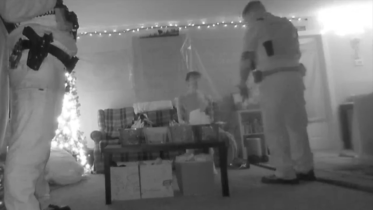 Stranger Breaks Into Tennessee Couple S Home Takes Shower Police Find