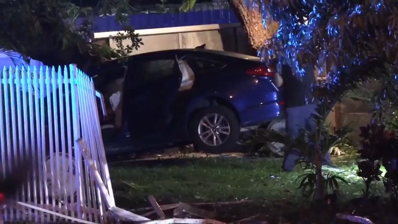 High-speed pursuit ends in collision at Miami Gardens home; police arrest 3 juveniles - WSVN ...
